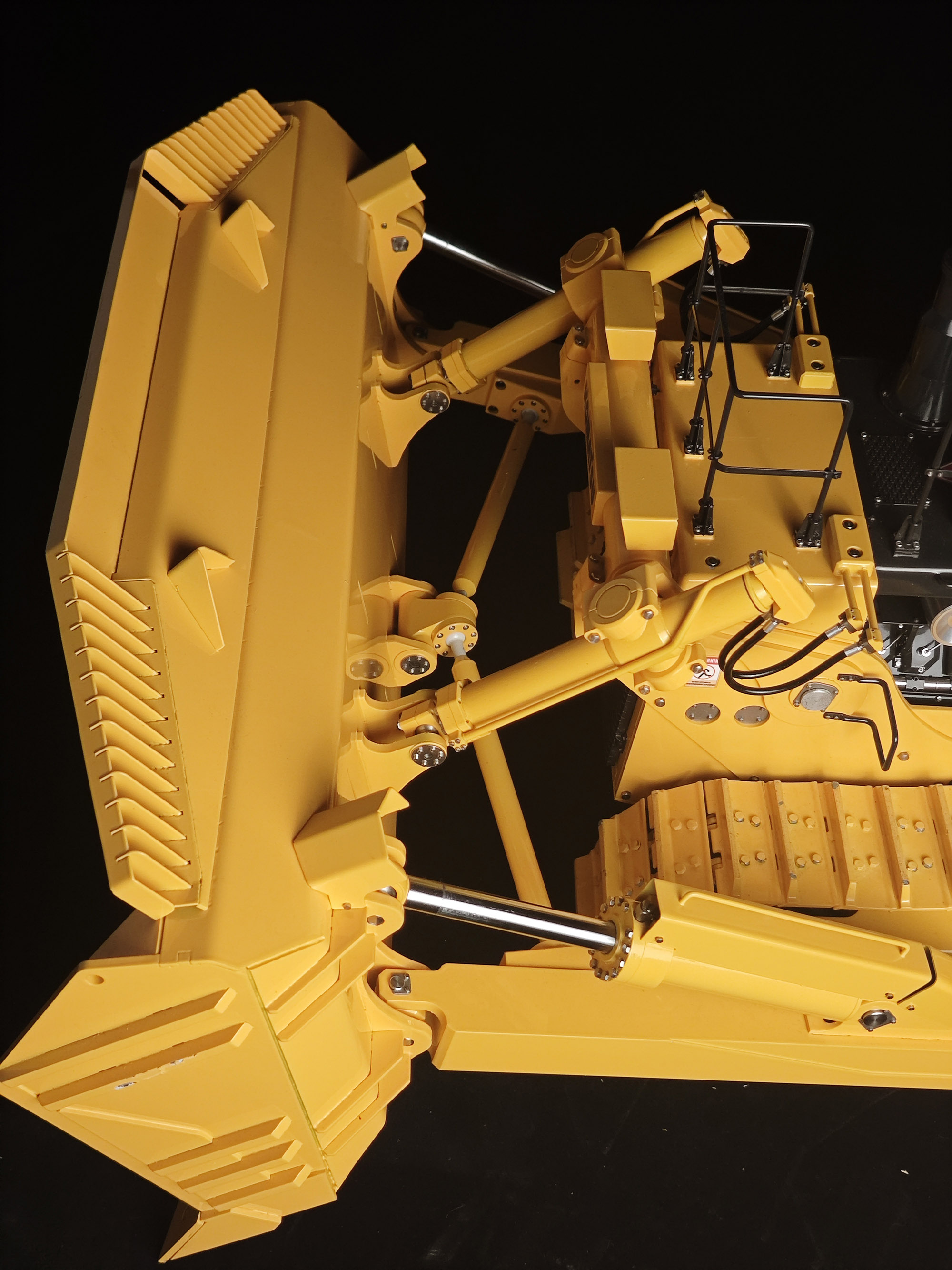 jdmodel 1-14 Komatsu D575 RC hydraulic Bulldozer