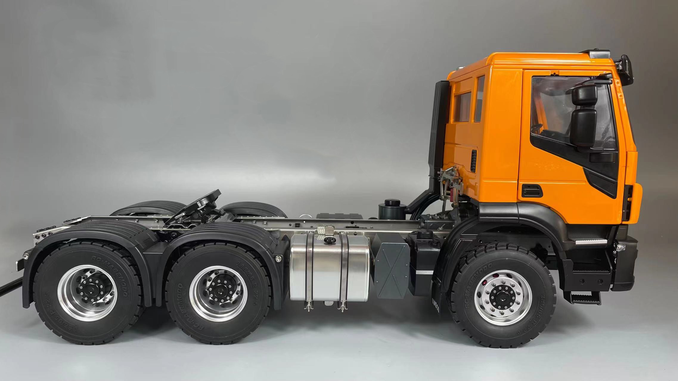 IVECO Tractor Truck 6x4 | 1/14 IVECO Tractor Truck