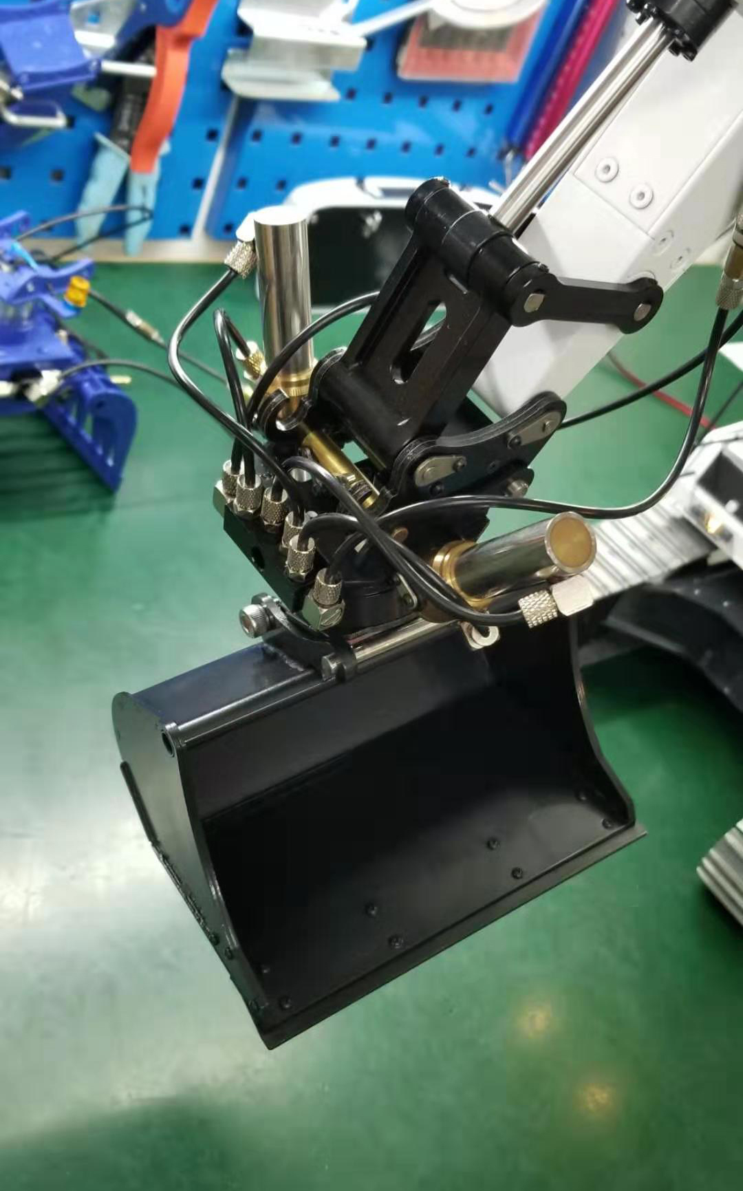 Model Hydraulic Rotation&Tilt bucket For 1/14 Liebherr Excavator 946 ...