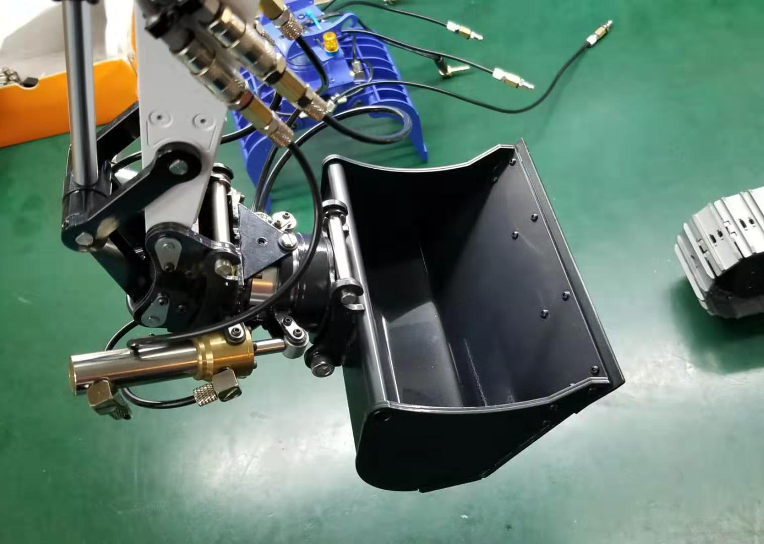 Model Hydraulic Rotation&Tilt bucket For 1/14 Liebherr Excavator 946 ...